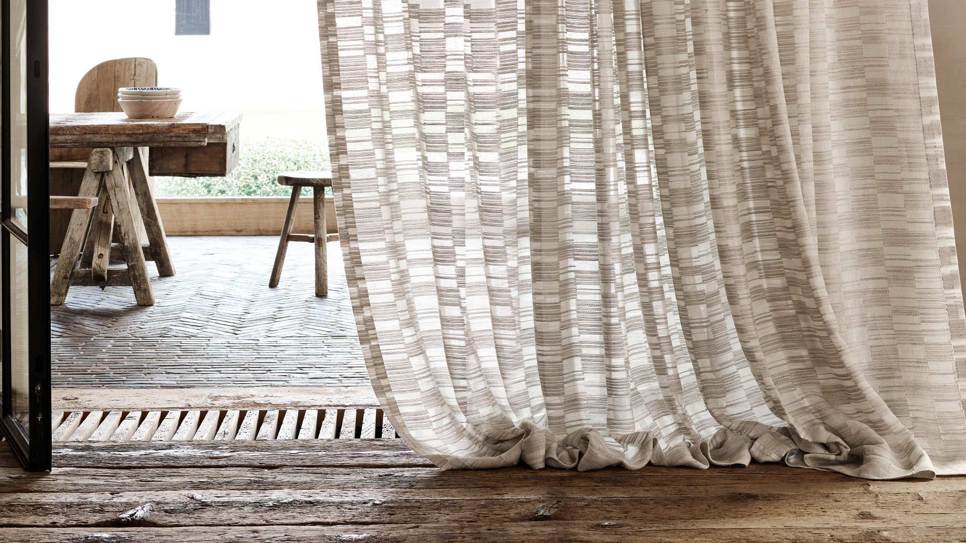 Mark Alexander | Designer Fabrics, Wallcoverings & Cushions