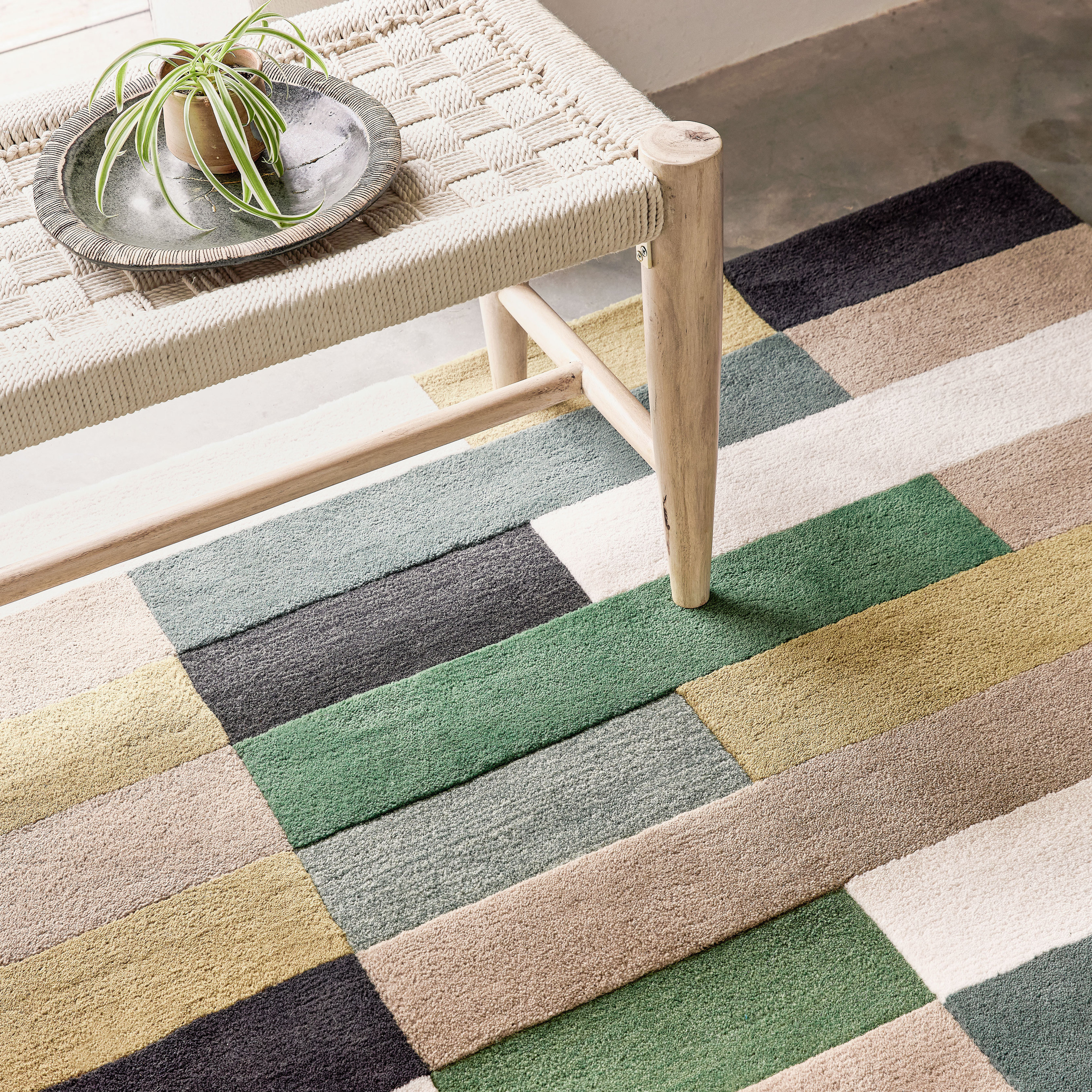 Lavin Rug Verde | Romo Rugs | Hand Tufted Wool Rug | Romo Fabrics